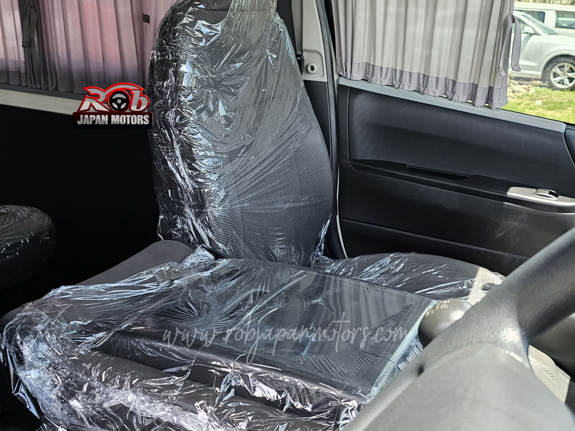 TOYOTA HIACE COMMUTER 9L | Rob Japan Motors